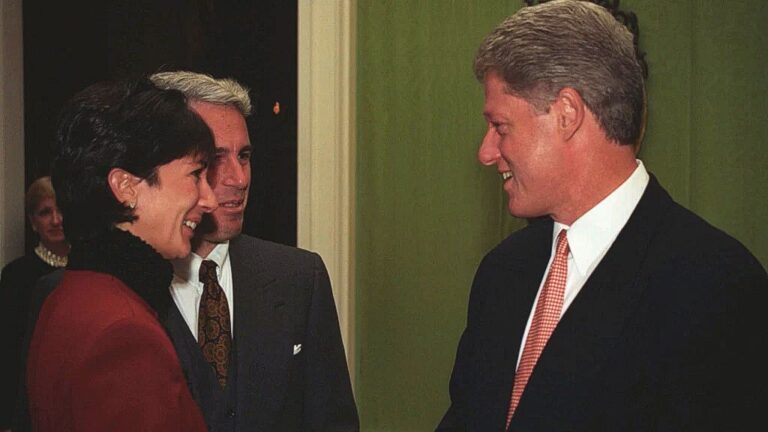 Ghislaine Maxwell, Jeffrey Epstein and President Bill Clinton smile ...