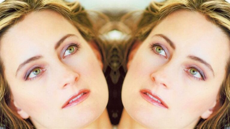 Recording Artist Julie Kovich Speaks Out - The Thinking Conservative