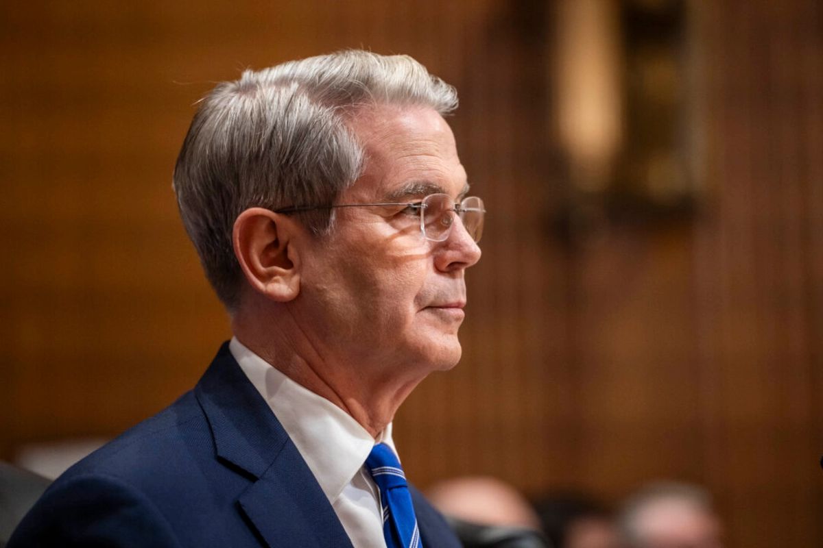 Bessent Says Trump Accounts for Kids Are Backdoor ‘For Privatizing ...