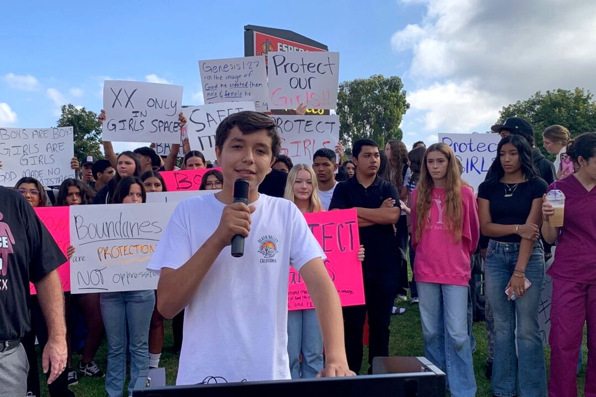 Students Hold Walk-Out Protest Over California School Bathroom Policy ...